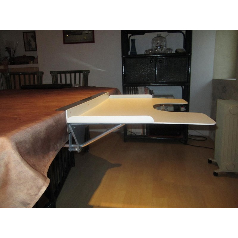 Tablettes échancrées surélevées ou rabaissées sur mesure